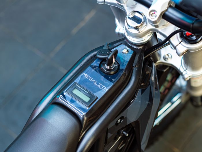 Electric pit bikes | EBOX 3 Dirt Megalith Graphics 72v ETM Build | Dirt ...